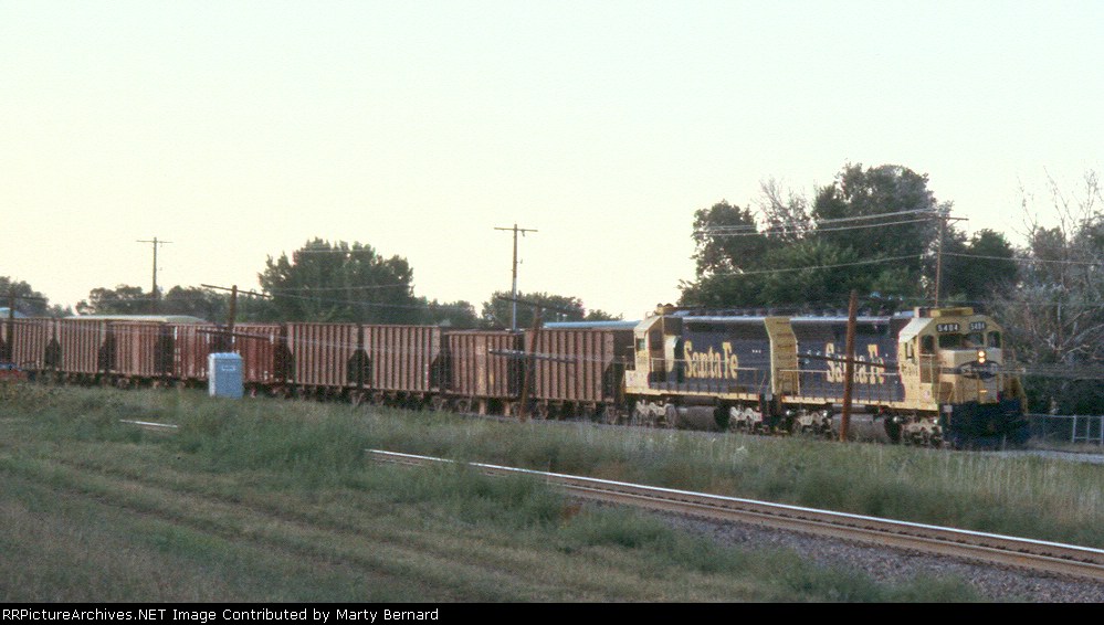 AT&SF 5404 with Work Train
